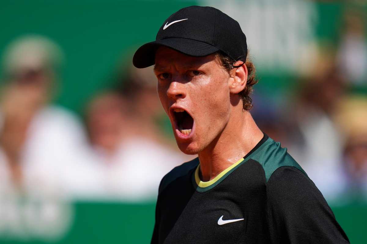 Sinner ha deciso di stupire tutti: non lo aveva mai fatto prima - SportItalia.it