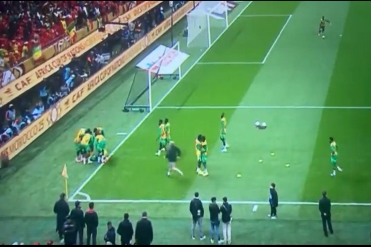 Coppa d'Africa, paura durante il riscaldamento del Senegal: Diatta ...